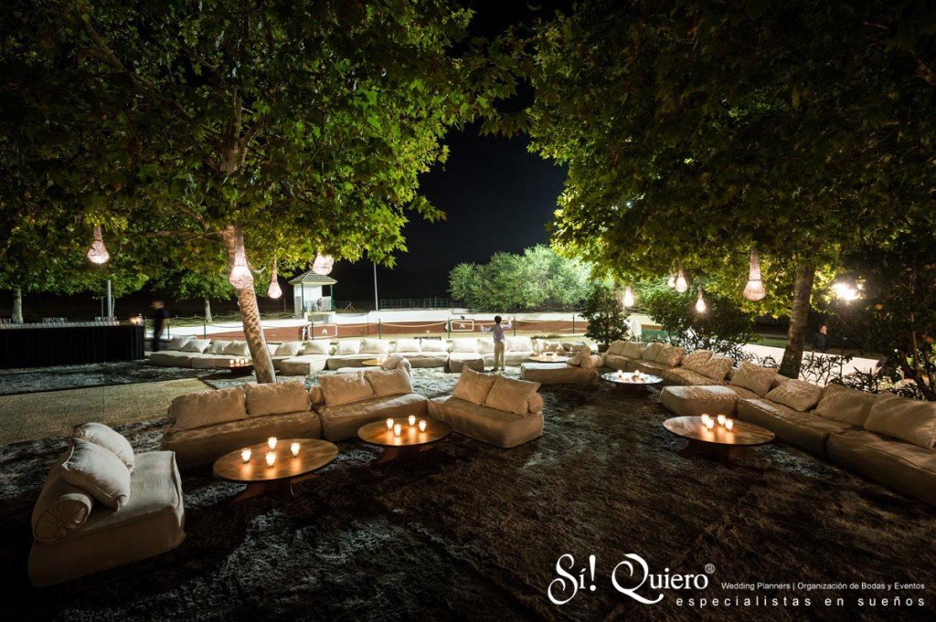 Espacios Chill out en un evento: elegancia y tranquilidad.